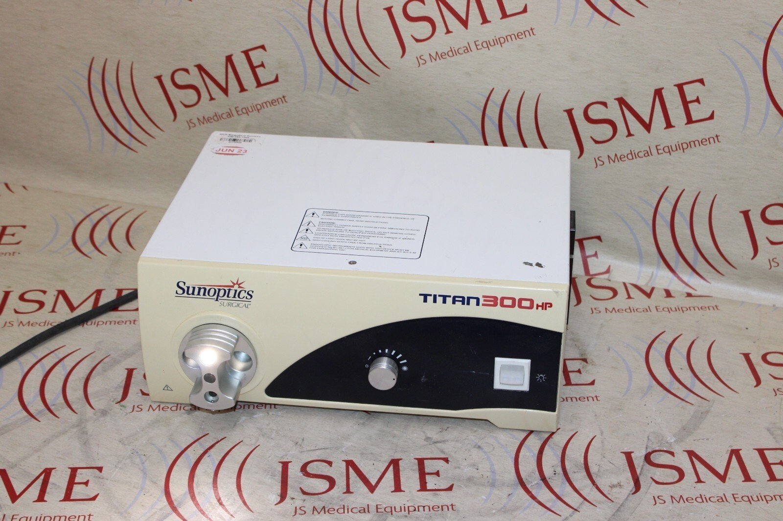 Sunoptics Surgical Titan 300 Light Source – JS Medical Equipment